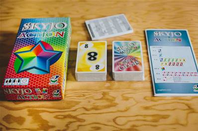 Skyjo Action de la marque SKYJO|Comptoirs de Magellan
